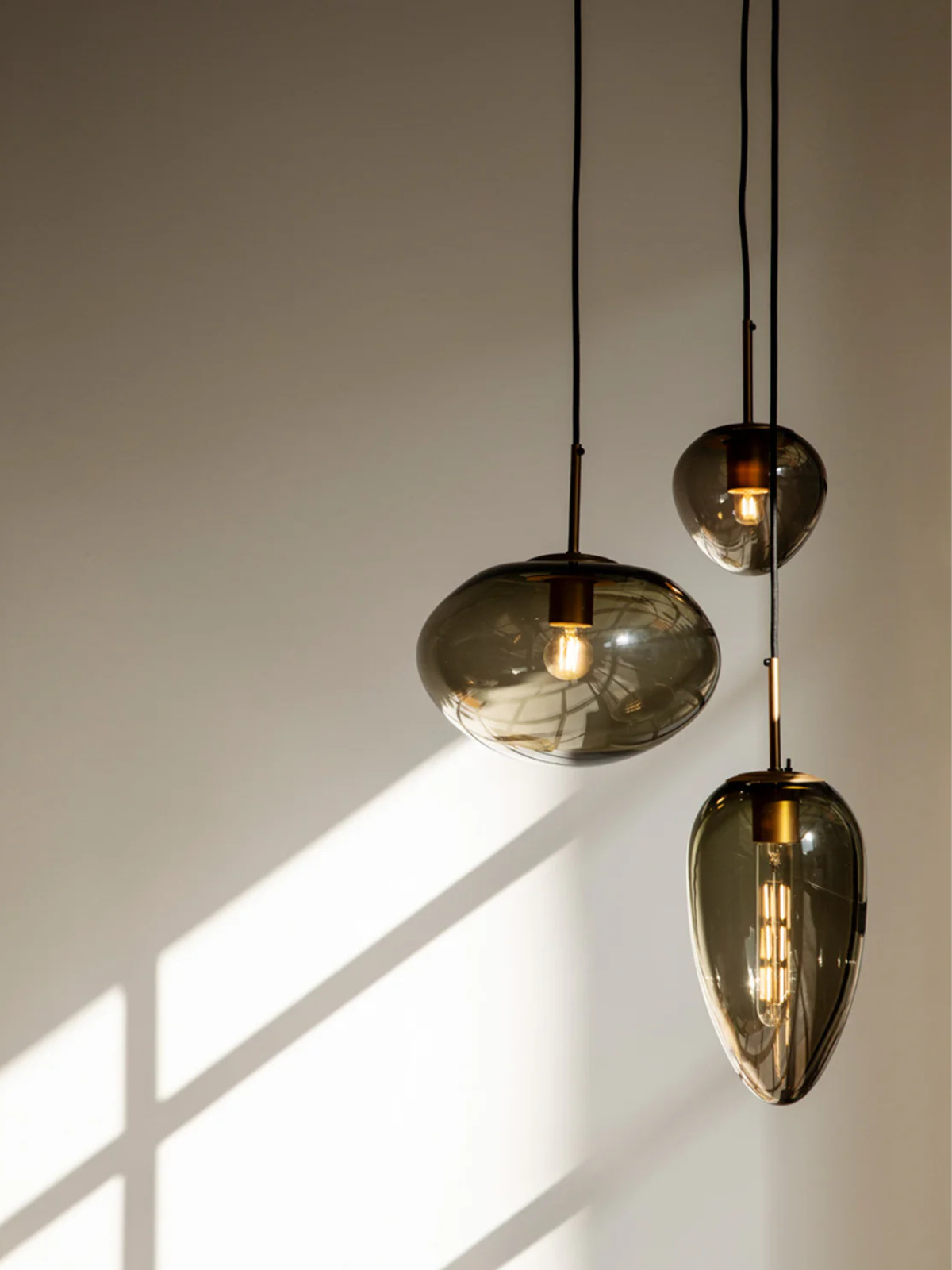 Mellow Raindrop Pendant Light – Three Balls Red